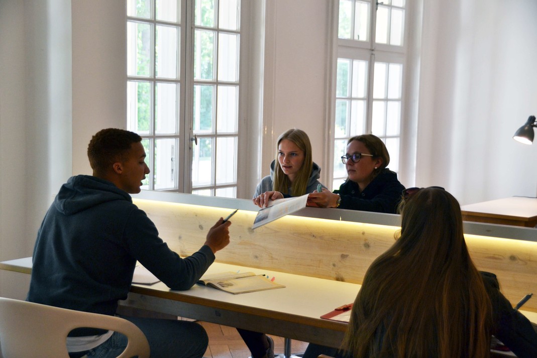 Gymnasium - Internatsgymnasium Marienau.